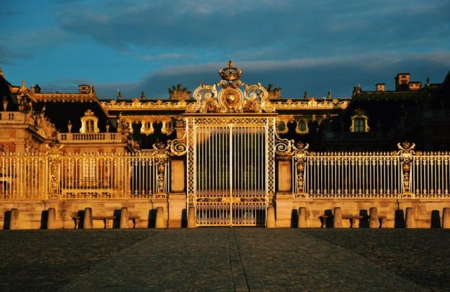 10 Famous Landmarks and Buildings In France You Need To Visit