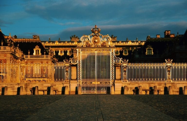 10 Famous Landmarks and Buildings In France You Need To Visit