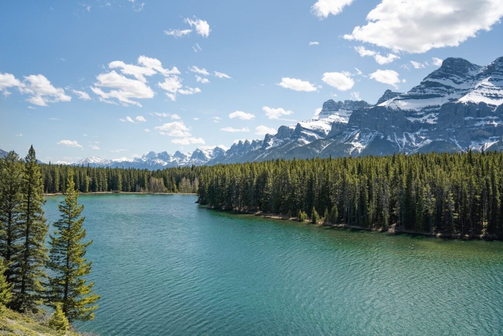 9 Must-See Lakes in Banff National Park For Your Itinerary