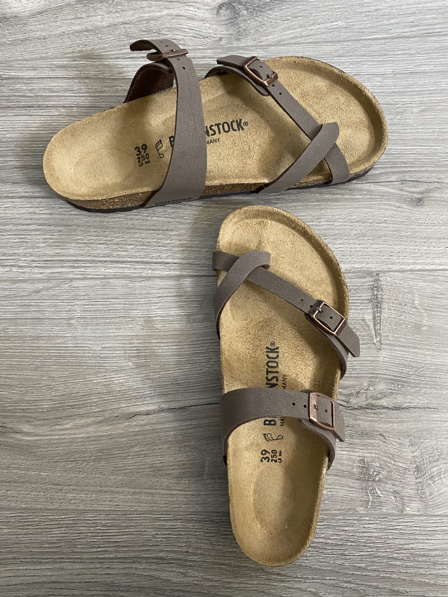 10 Best Women's Shoes For Walking Around Europe (That Are Actually Cute)