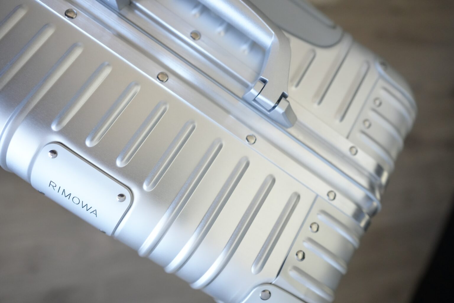RIMOWA vs. Tumi: Which Luggage Brand Is Better?