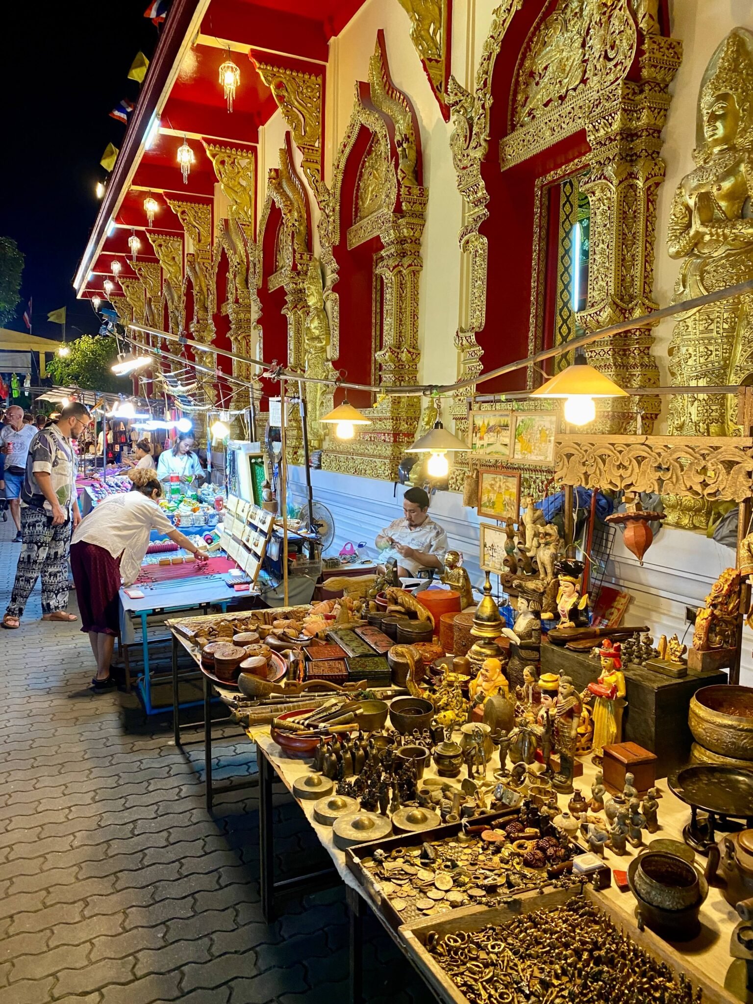 14 Best Markets In Chiang Mai (Day and Night Markets)