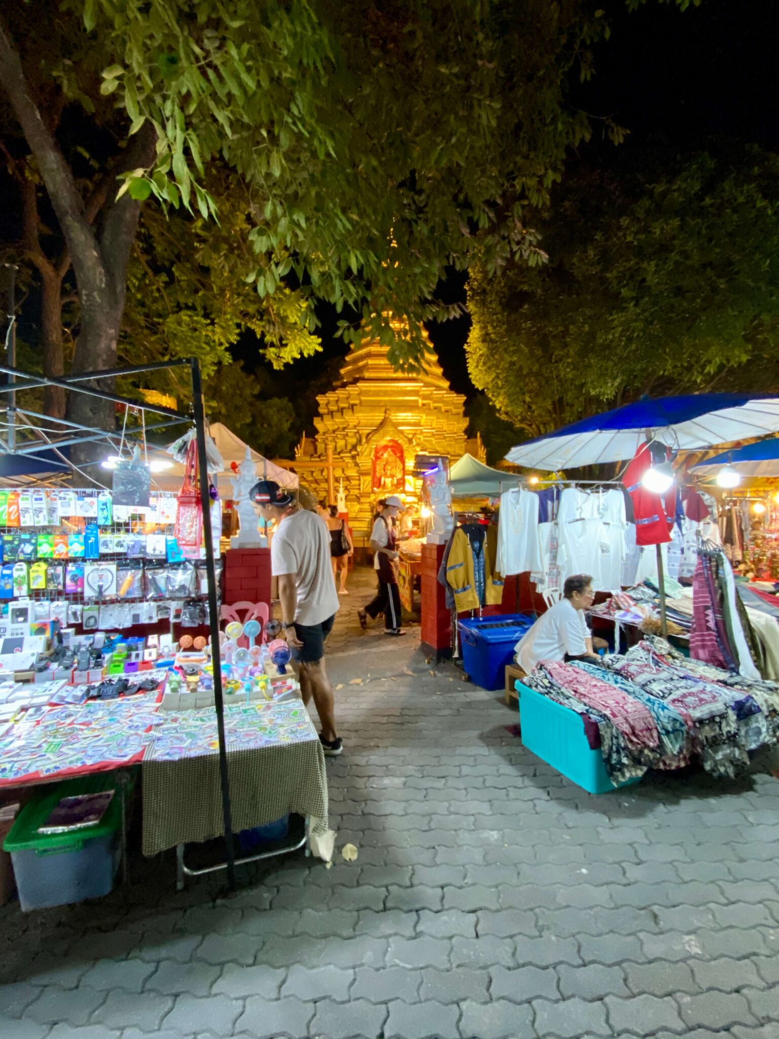 14 Best Markets In Chiang Mai (Day and Night Markets)